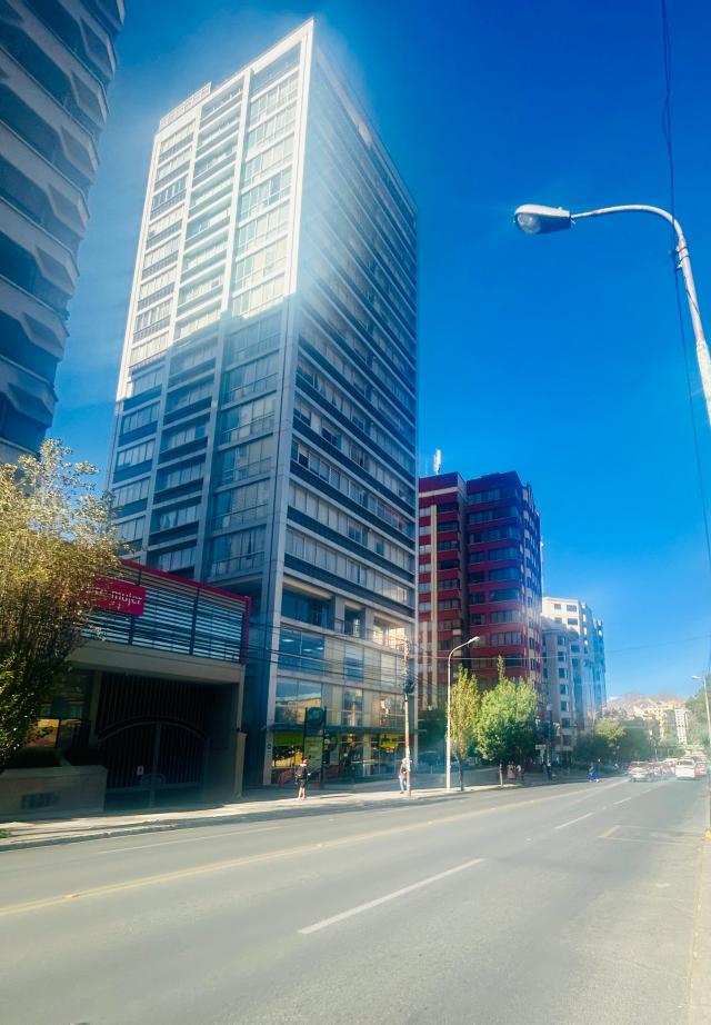 Oficina en alquiler en Obrajes — zona residencial de primer nivel y con ...